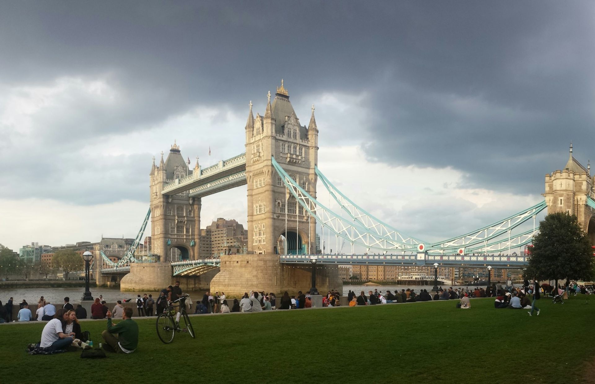 Come vestirsi a Londra stagione per stagione